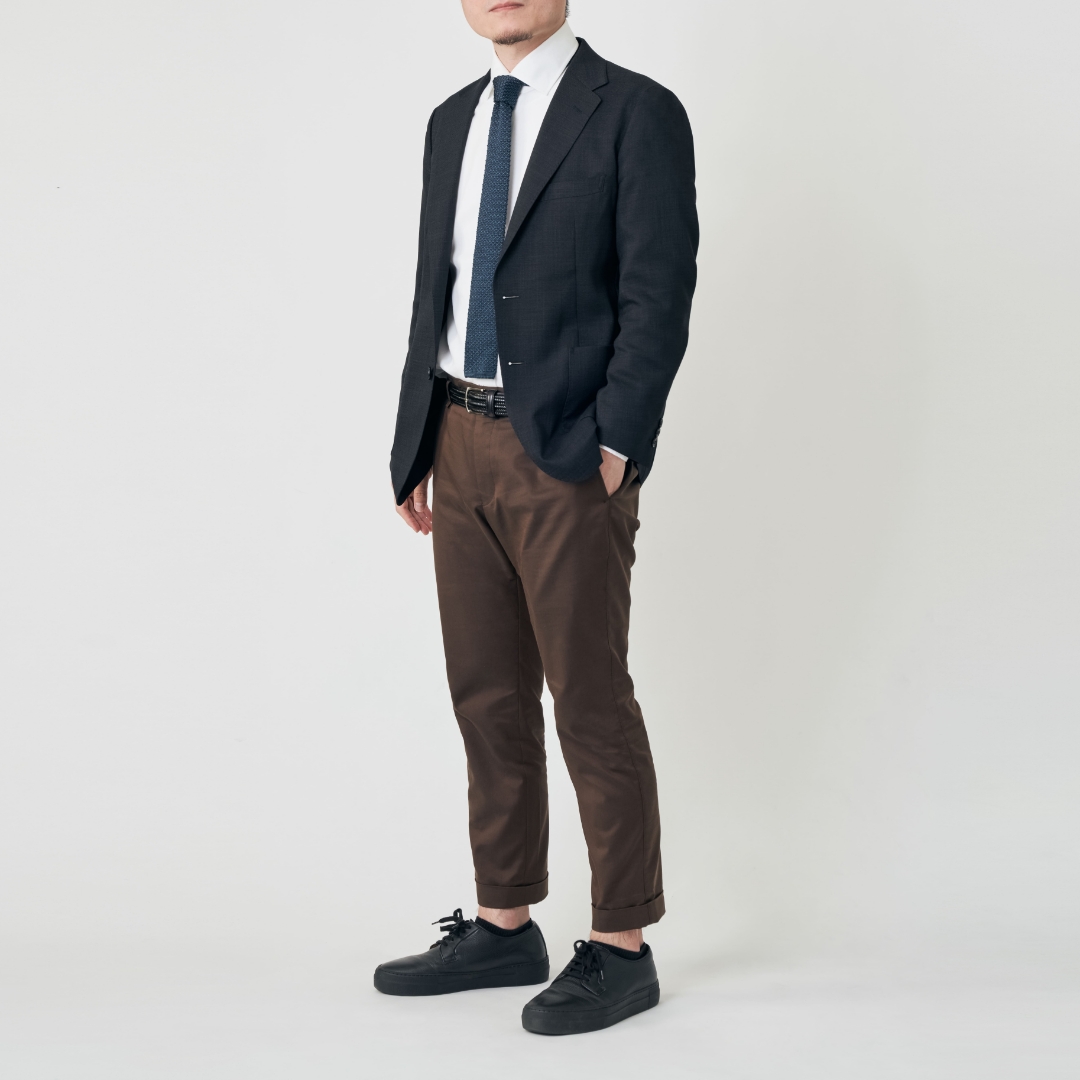 【staffコーデ】ダークトーンで統一した、初めてのジャケパンにもオススメのスタイル オーダースーツのfabric Tokyo