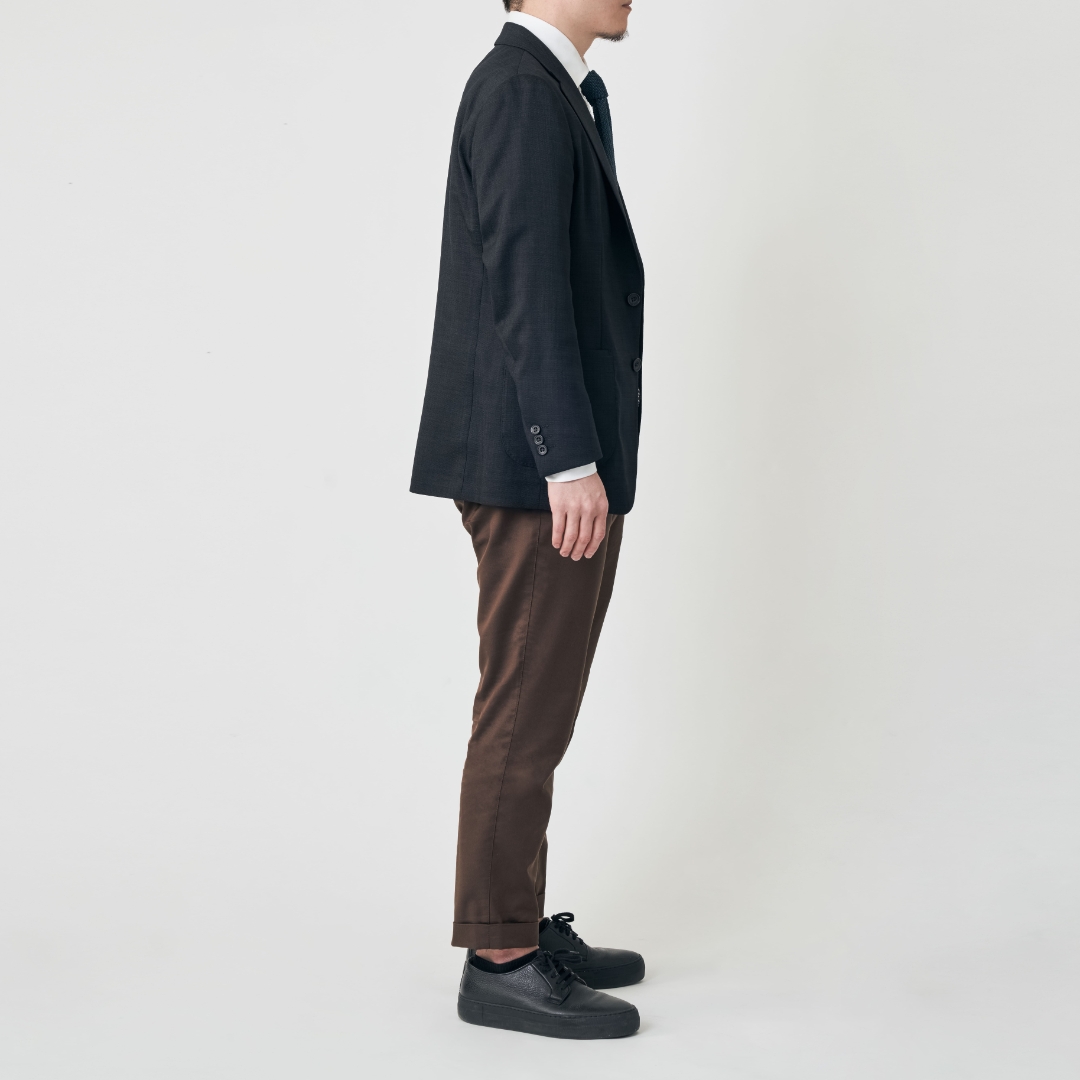 【staffコーデ】ダークトーンで統一した、初めてのジャケパンにもオススメのスタイル オーダースーツのfabric Tokyo