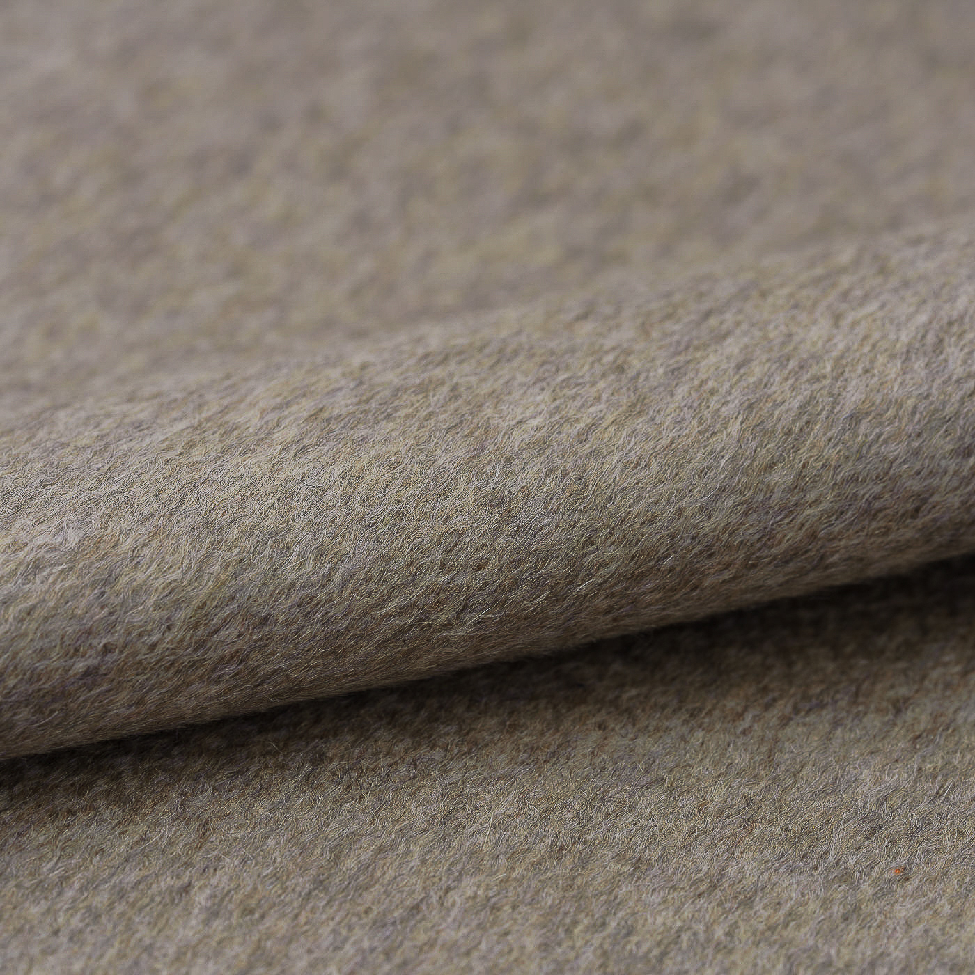 オーダースーツはFABRIC TOKYO |1着3万円台〜、高品質なオーダー体験