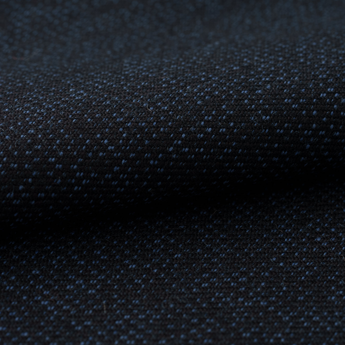 SHETLAND WOOL TWEED by BISHU チャコールグレーピンヘッドツーピーススーツ | オーダースーツのFABRIC TOKYO